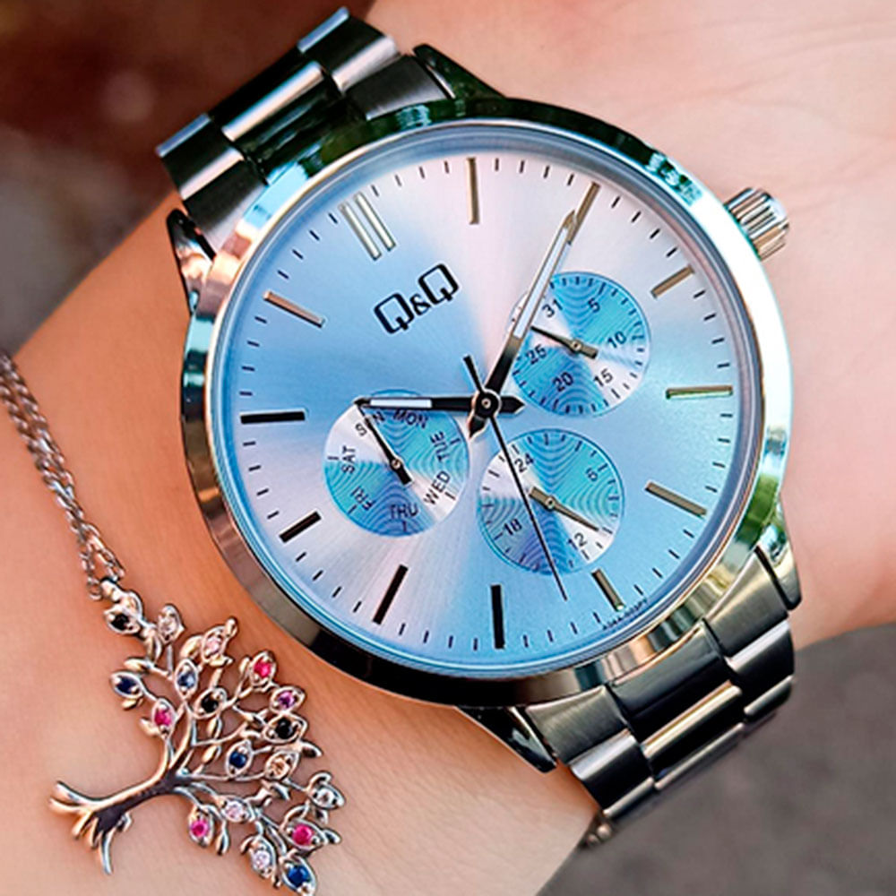 Reloj Q&Q análogo metálico plateado para mujer - Siman Guatemala