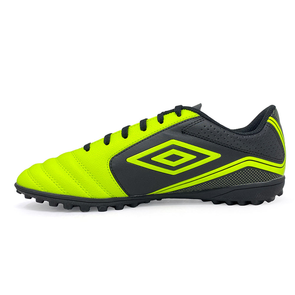 Zapato deportivo Umbro Tf color negro/amarillo para hombre