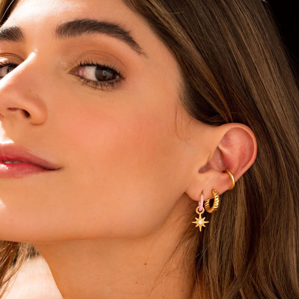 Set de aretes dorados para mujer