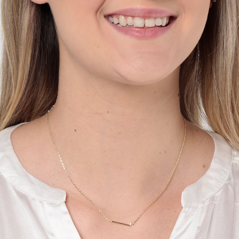 Set de cadena con letra y aretes Nes de brass en dorado para mujer ...