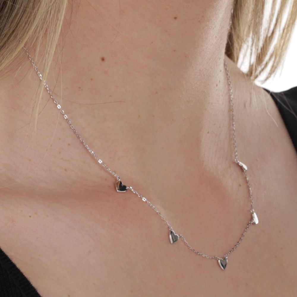 Cadena con dijes de corazones de plata en plateada para mujer - Siman ...