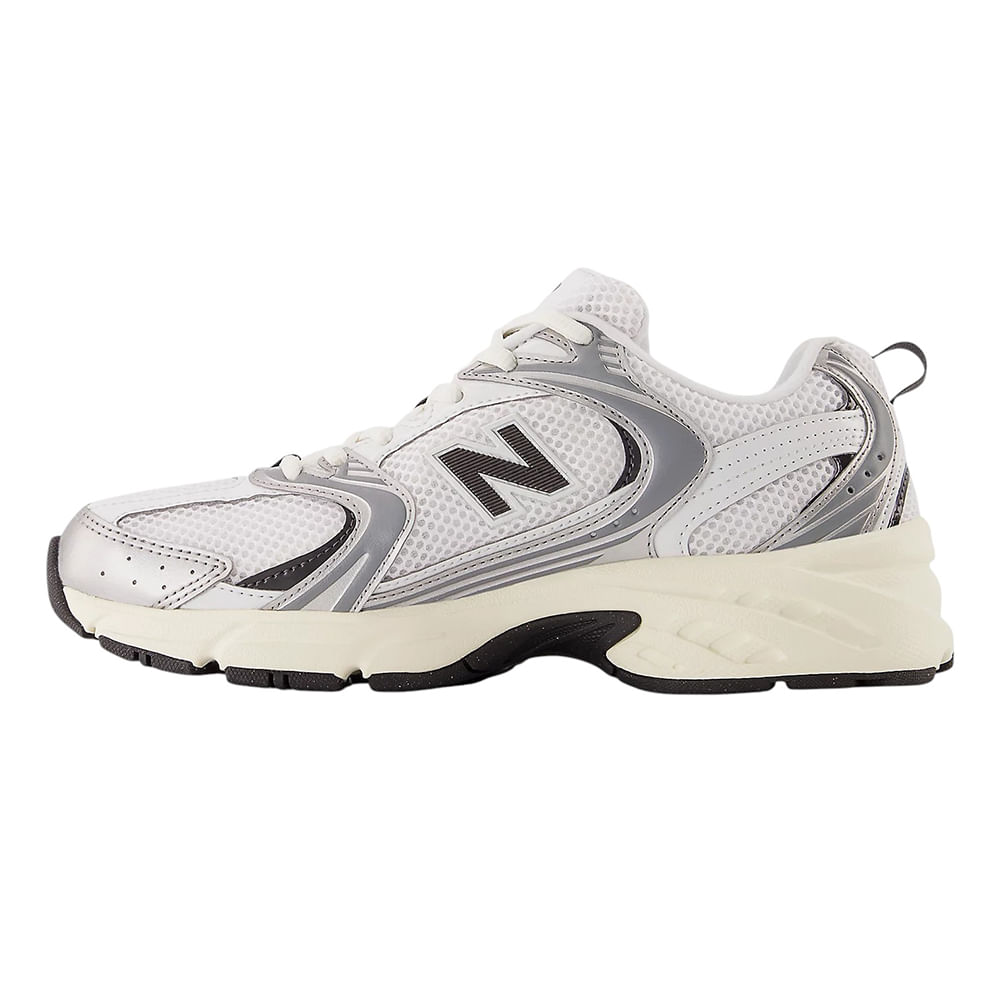 Zapato New Balance 530 color blanco/plateado para mujer - Siman Costa Rica